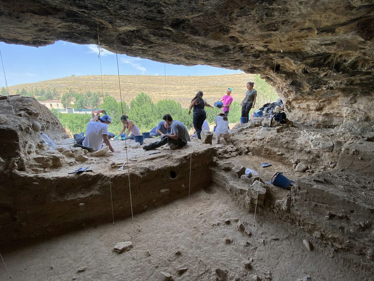 Amprenta unui neanderthalian dezvăluie cel mai vechi act artistic ...