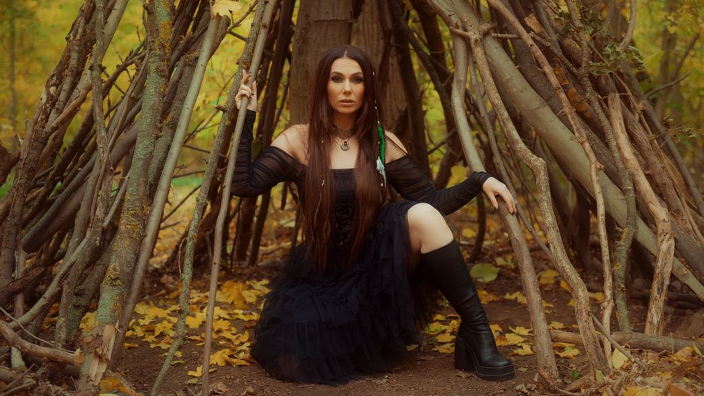 Nor-Man-Dee debutează cu "Twisted Voodoo": un univers magic între vis ...