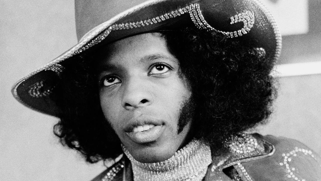 Sly Stone a murit la 82 de ani: Moștenirea sa muzicală și povestea ...