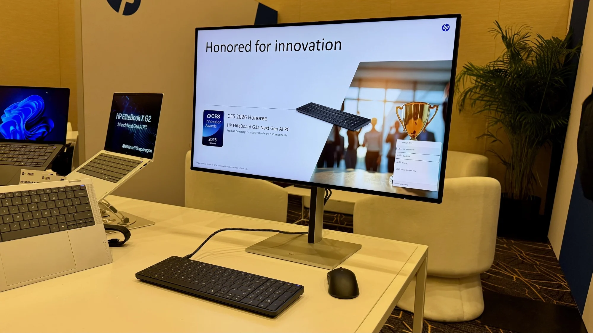 HP la CES 2026: PC-uri AI, imprimare cu Copilot și o nouă strategie ...